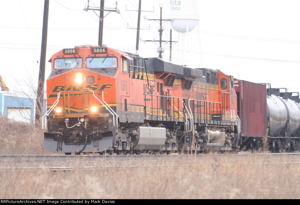 BNSF 5866